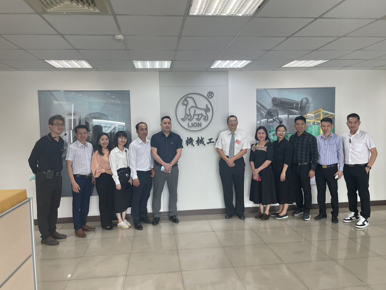 Welcome to the Vietnam ICO Group Education Delegation for Their Visit