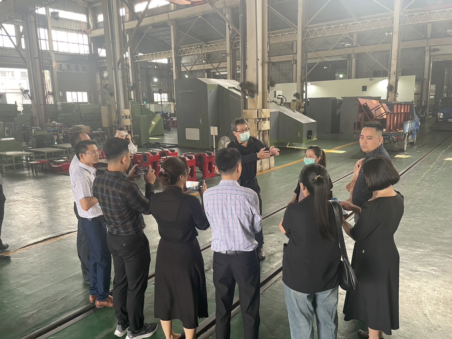 Welcome to the Vietnam ICO Group Education Delegation for Their Visit
